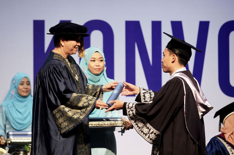 THIS PRISONER EARNED HIS MASTER'S DEGREE WHILE IN PRISON - The Pendeta