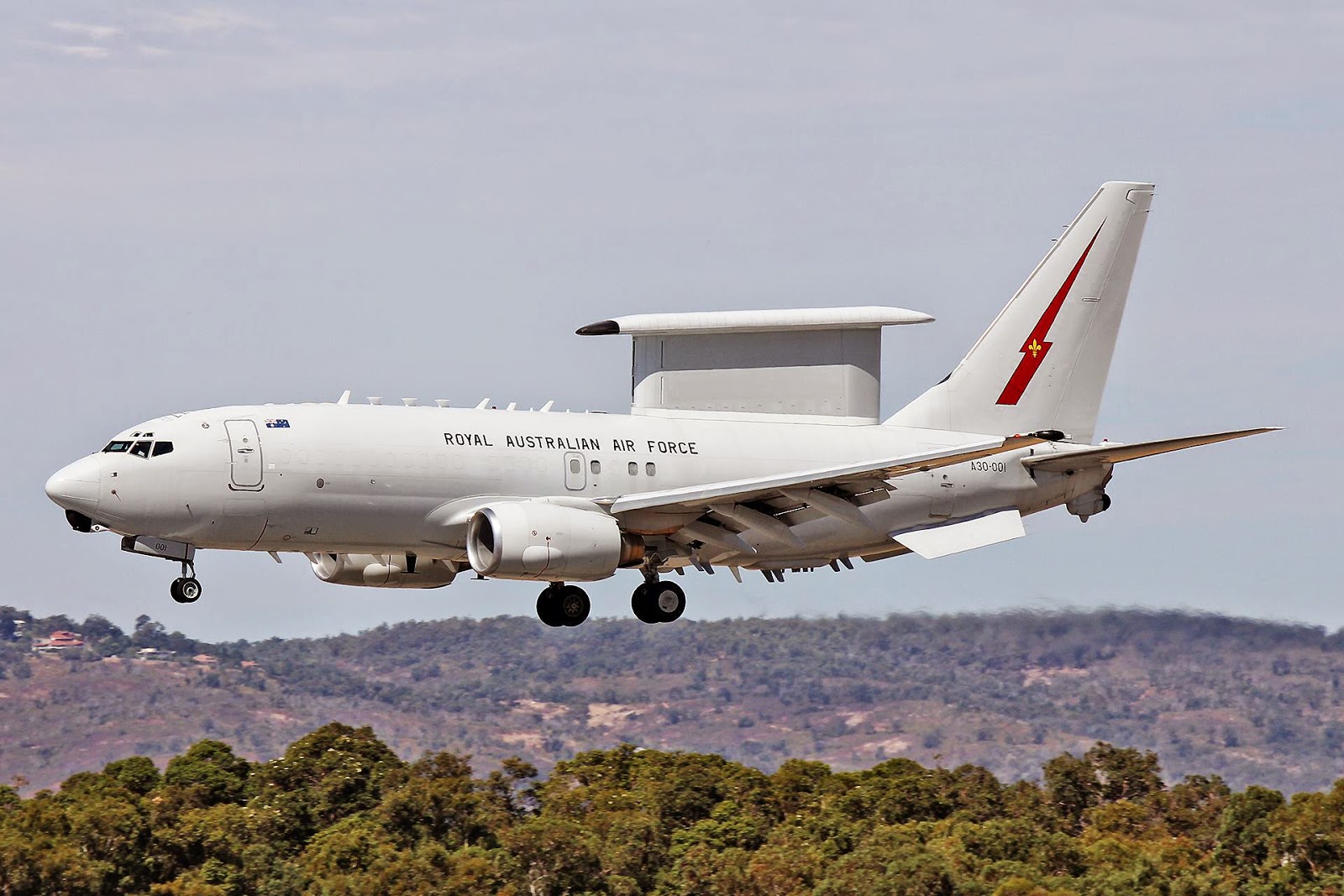 Perth Airport Spotter's Blog: RAAF B737-7ES Wedgetail A30-001 (1st ...