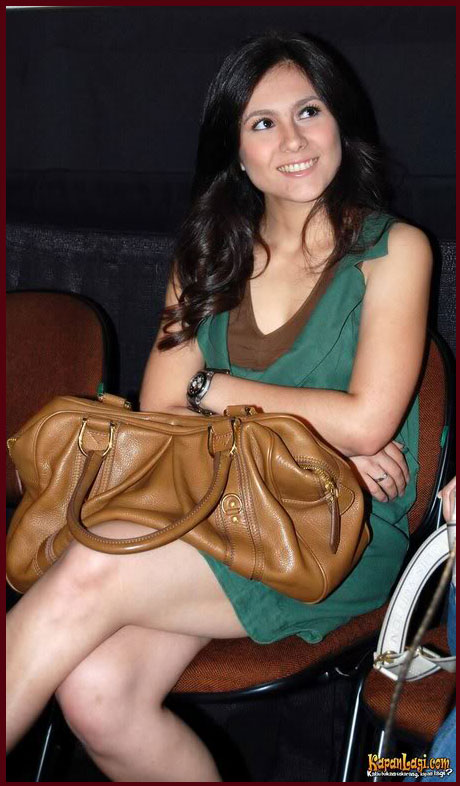 Anak Nusantara: Wulan Guritno Pamer Paha Mulus