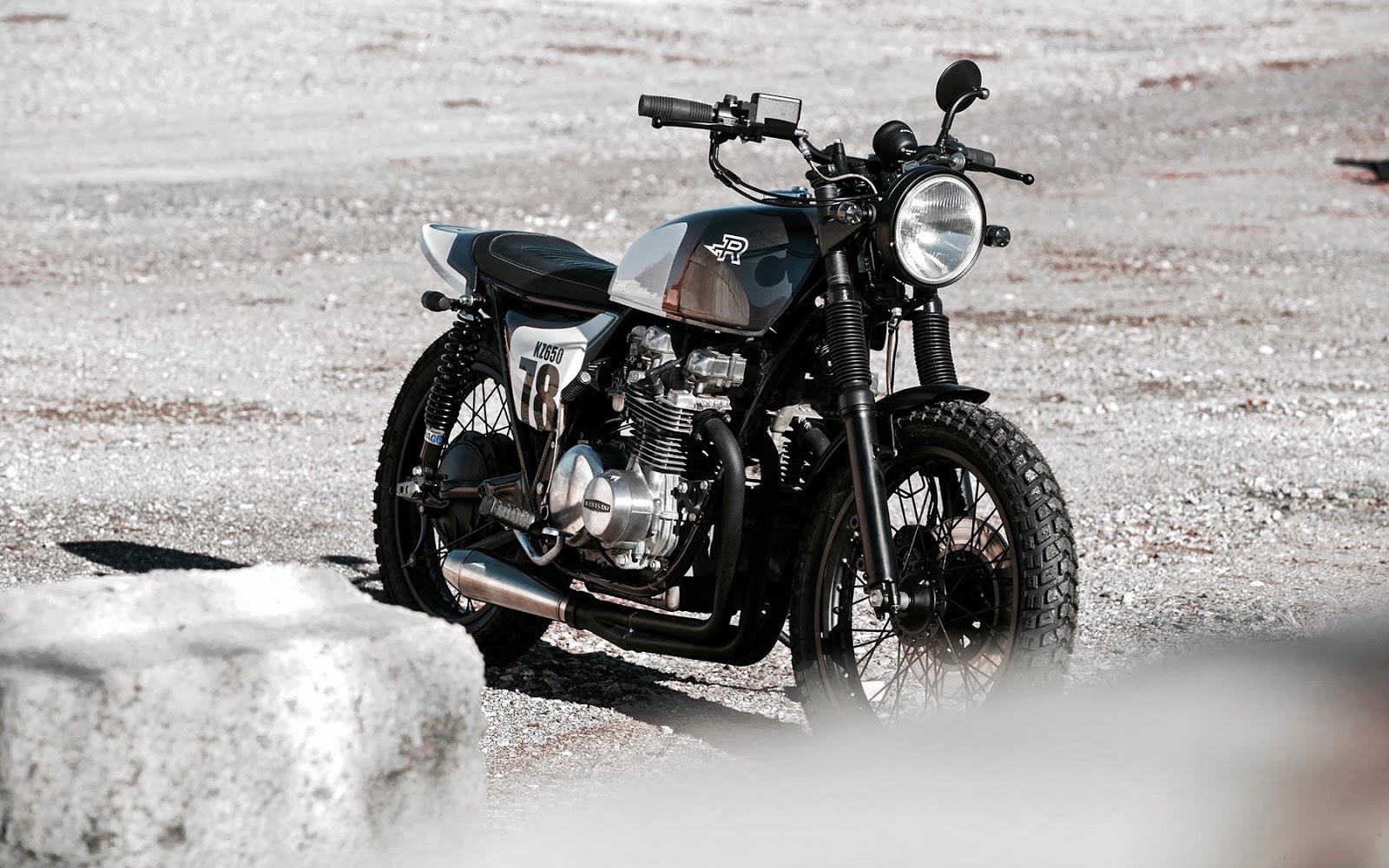 Z650 Scram Tracker - Inazuma café racer