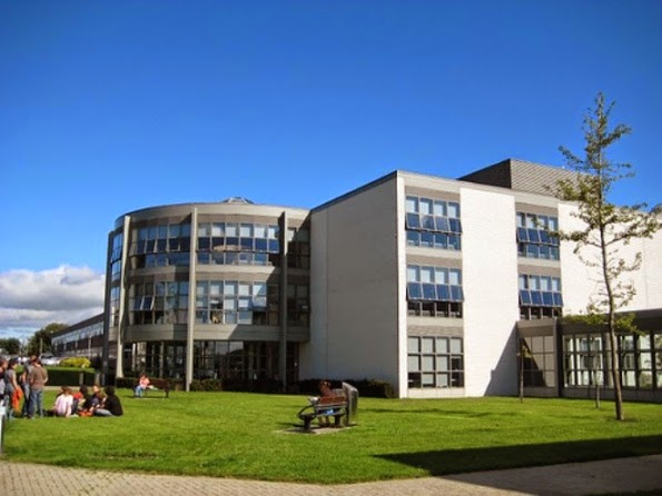 Life With Mobiles: DKIT Then And Now