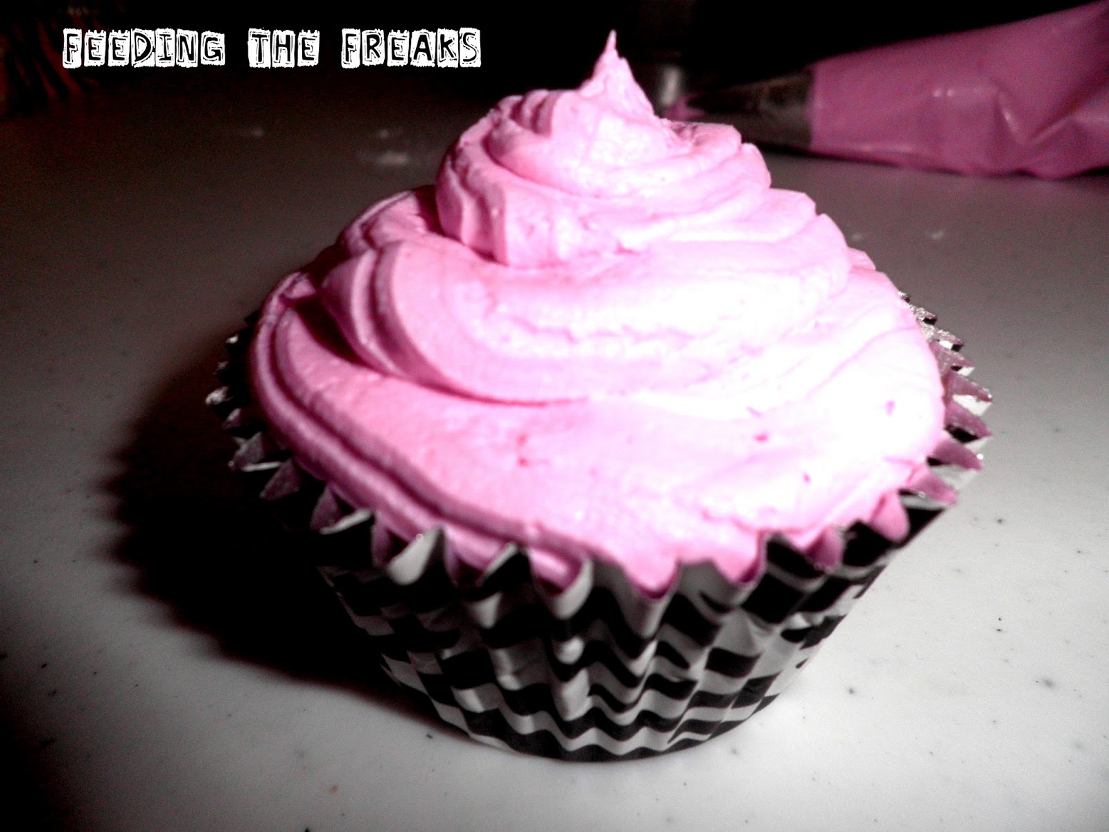 Feeding the Freaks: Cupcakes for muh mama!