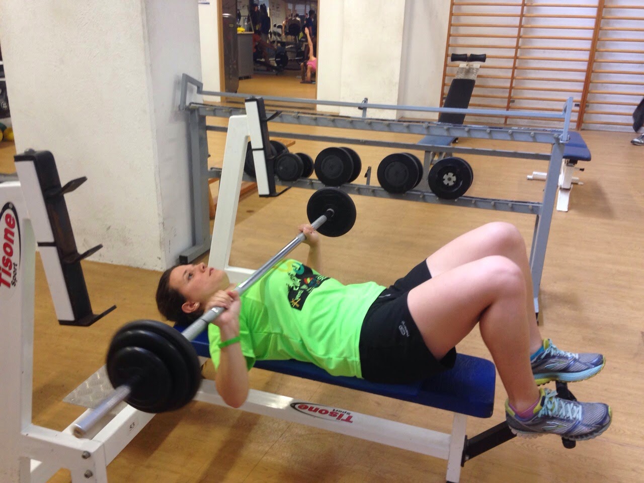 24 SECONDS TO LEARN: Exercises to do in the gym: Bench Press (II)