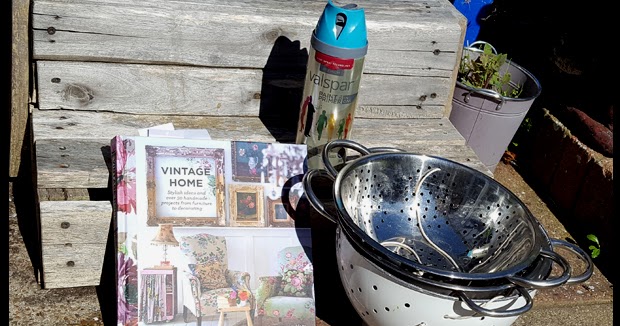 How to recycle colanders into a bright bath toy storage - Lifestyle ...