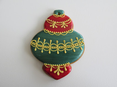 The Gingerbread Artist: Christmas ornaments with lace