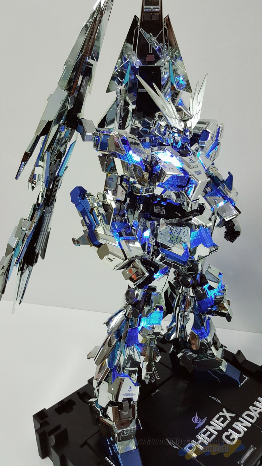 Painted Build: PG 1/60 Unicorn Gundam 03 Phenex "Ver. RC"
