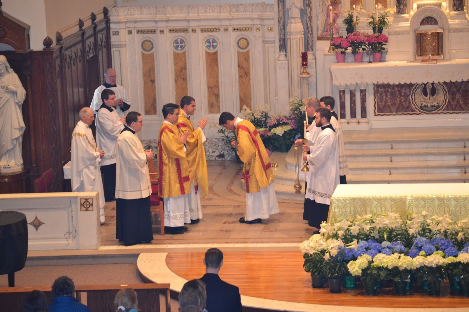 New Liturgical Movement: Tradition is for the Young (Part 12) - OF Mass ...