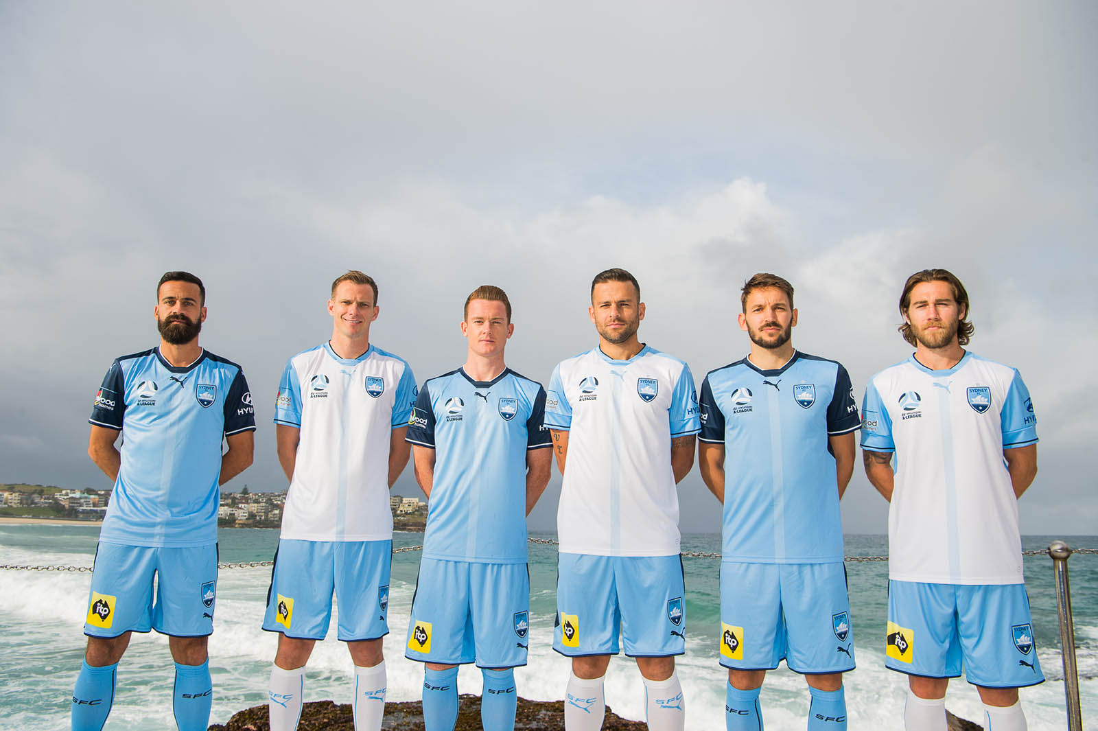 Same As Last Season's Arsenal Kit + New Logo... Sydney FC 17-18 Home ...