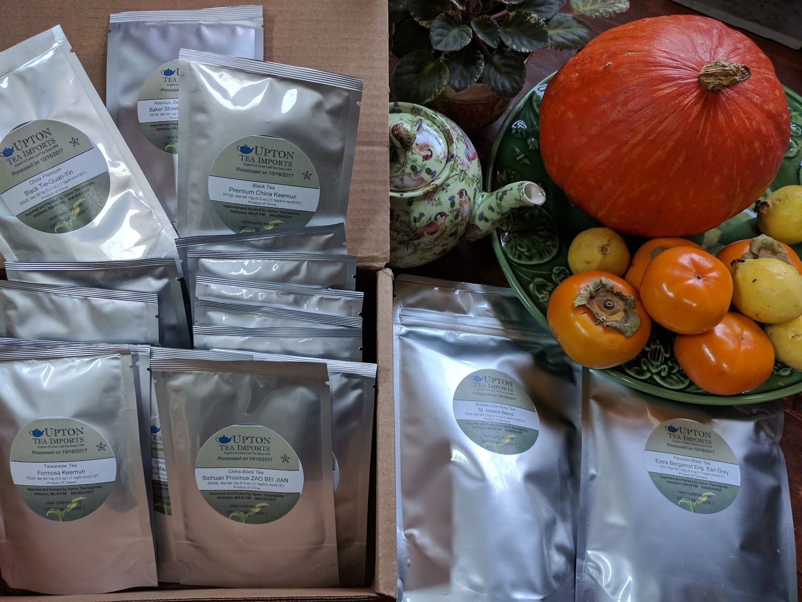 tea closet: Rebooting with Hongchas