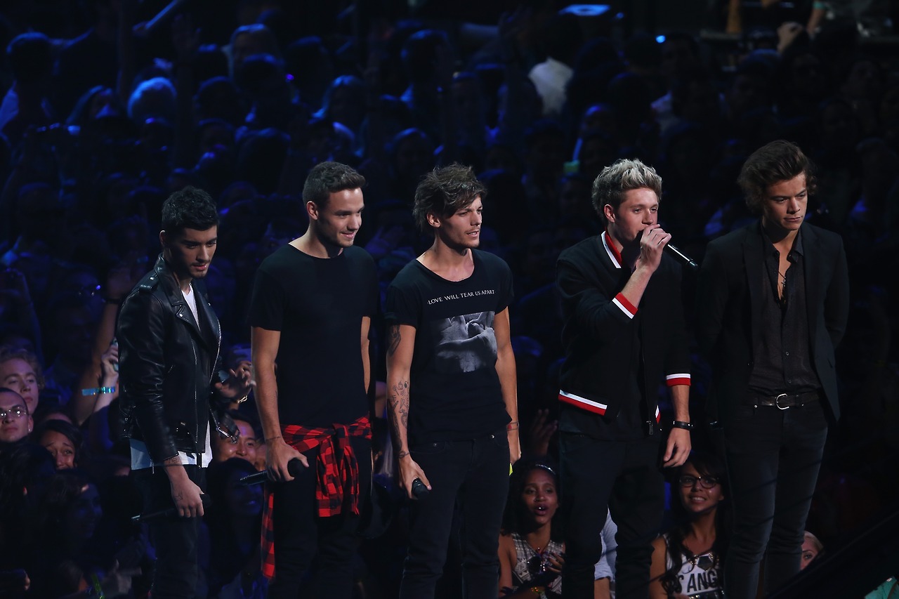 One Direction: The boys on stage - VMAs (25.8.2013.)