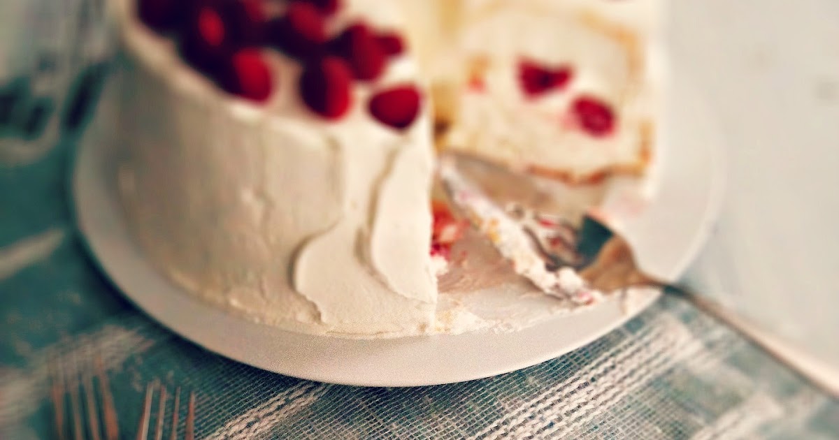 sweetsugarbean: Ready: Raspberry & Cream Filled Angel Food Cake