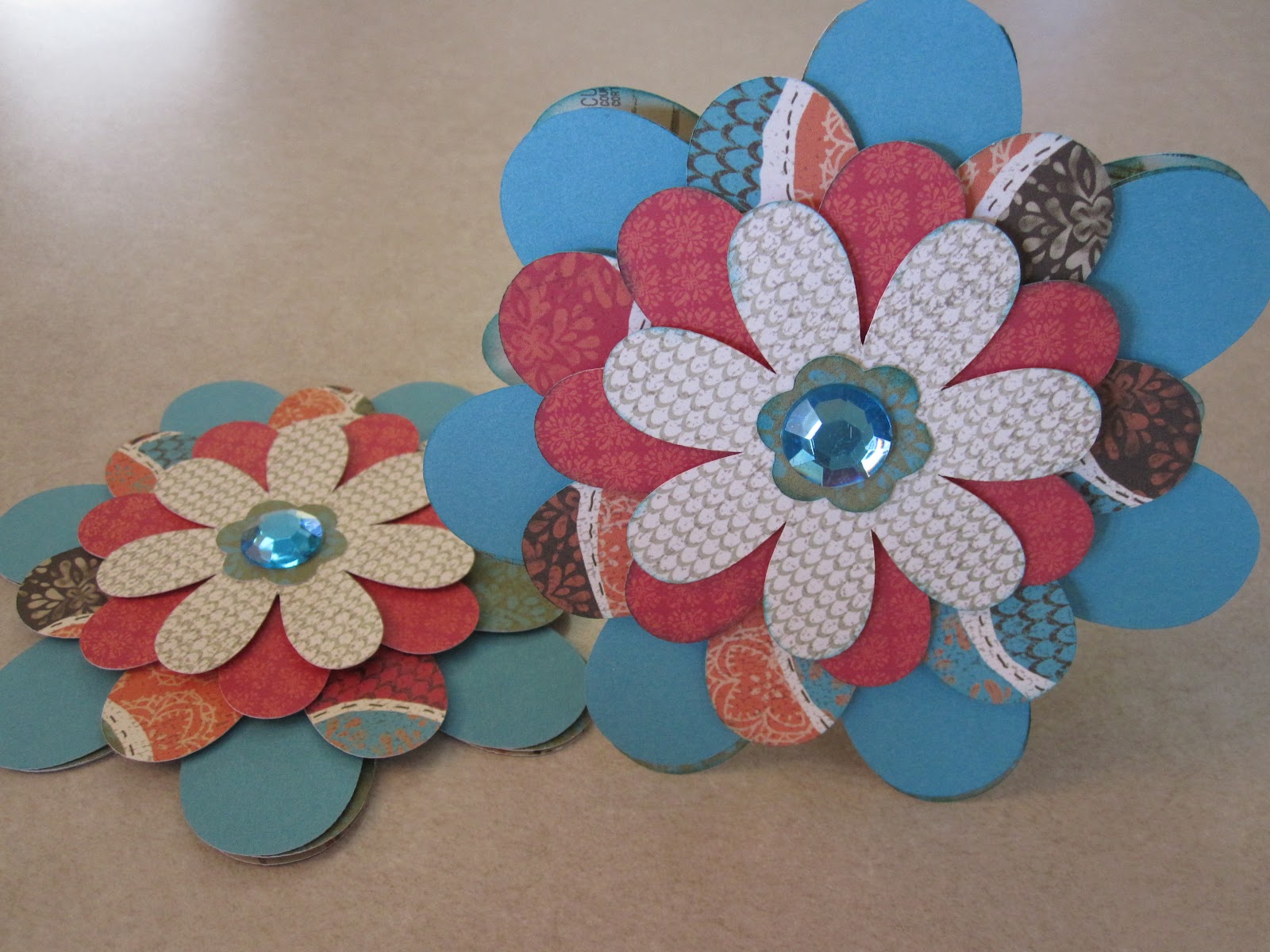 She's a Sassy Lady: Gypsy Made Simple - Flower Shape Cards