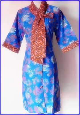 Model baju batik wanita modern warna biru