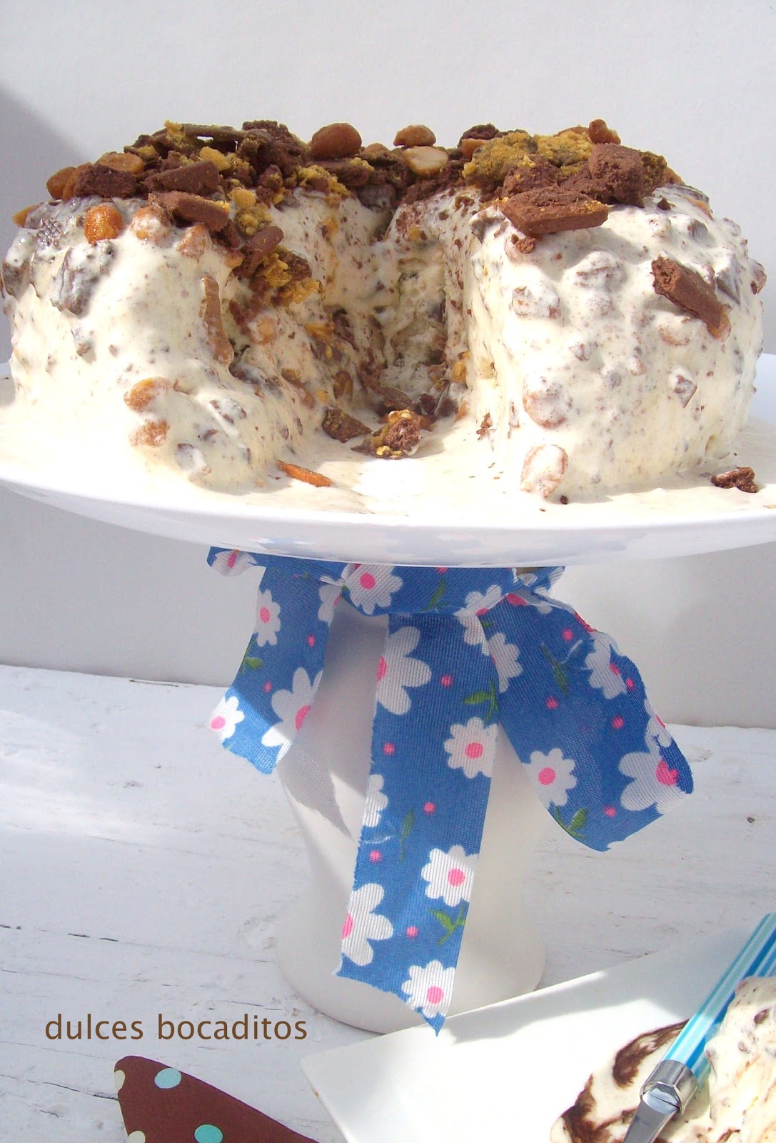 RECETAS PARA ENAMORAR Y DULCES BOCADITOS: PASTEL HELADO