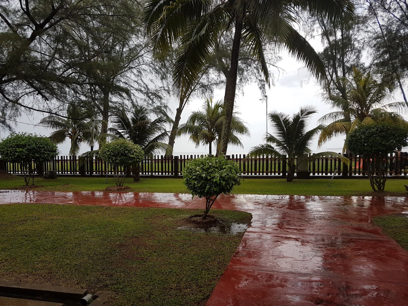 MERDEKA BEACH RESORT : CUTI SEMPENA HARI MERDEKA - TRAVEL WITH VKEN