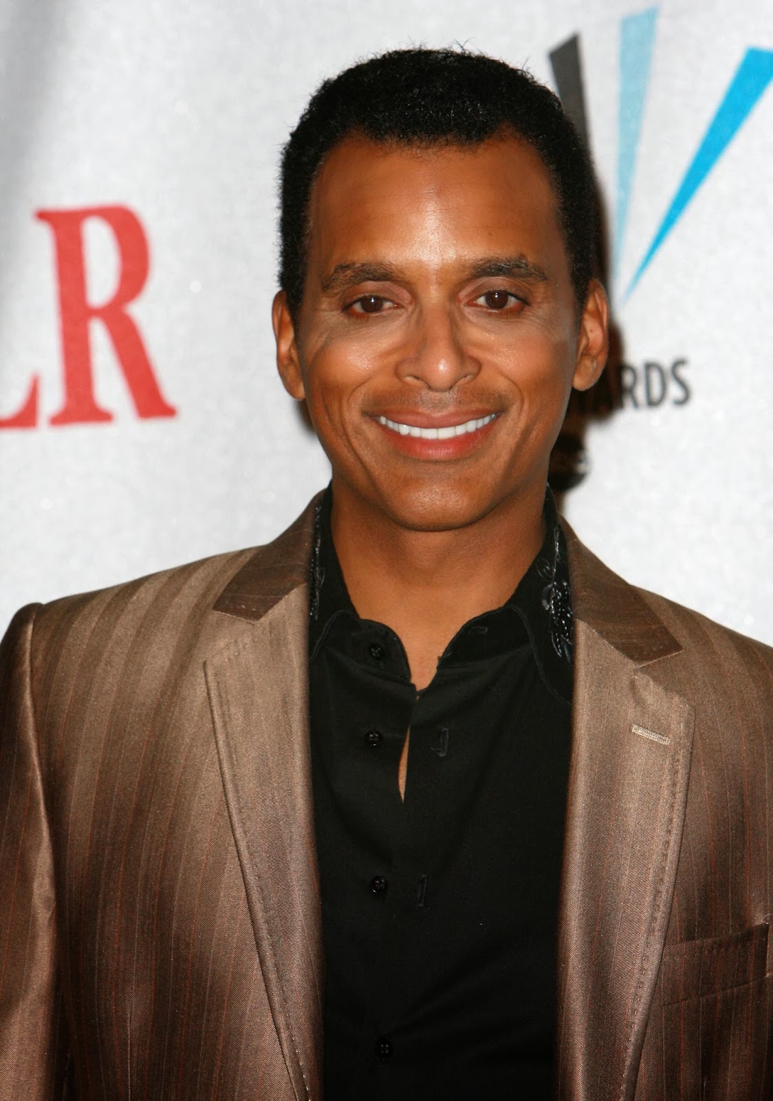 NOTICIAS Y EFEMERIDES MUSICALES Y DEL CINE: JON SECADA, UN 04 DE ...