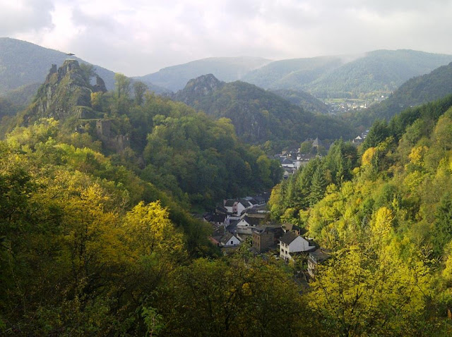 Letters From Bonn: Rotweinwanderweg (Red Wine Trail) - Altenahr to ...