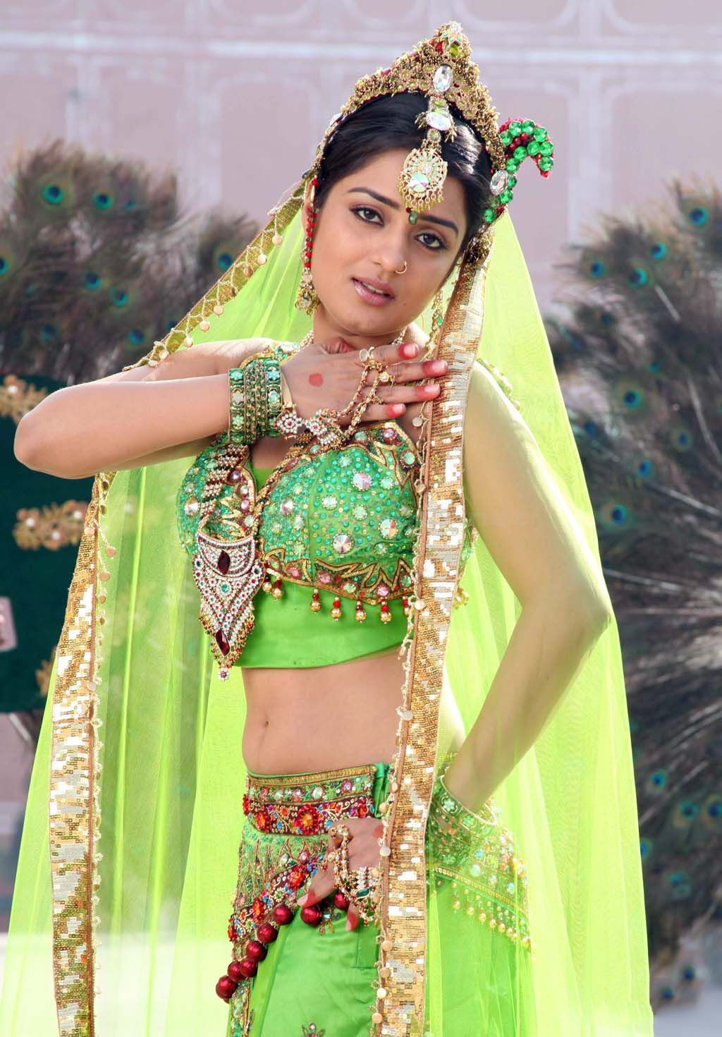 Nikitha Thukral Navel Showing Mind Blowing Pics In Hot Indian Ethnic ...