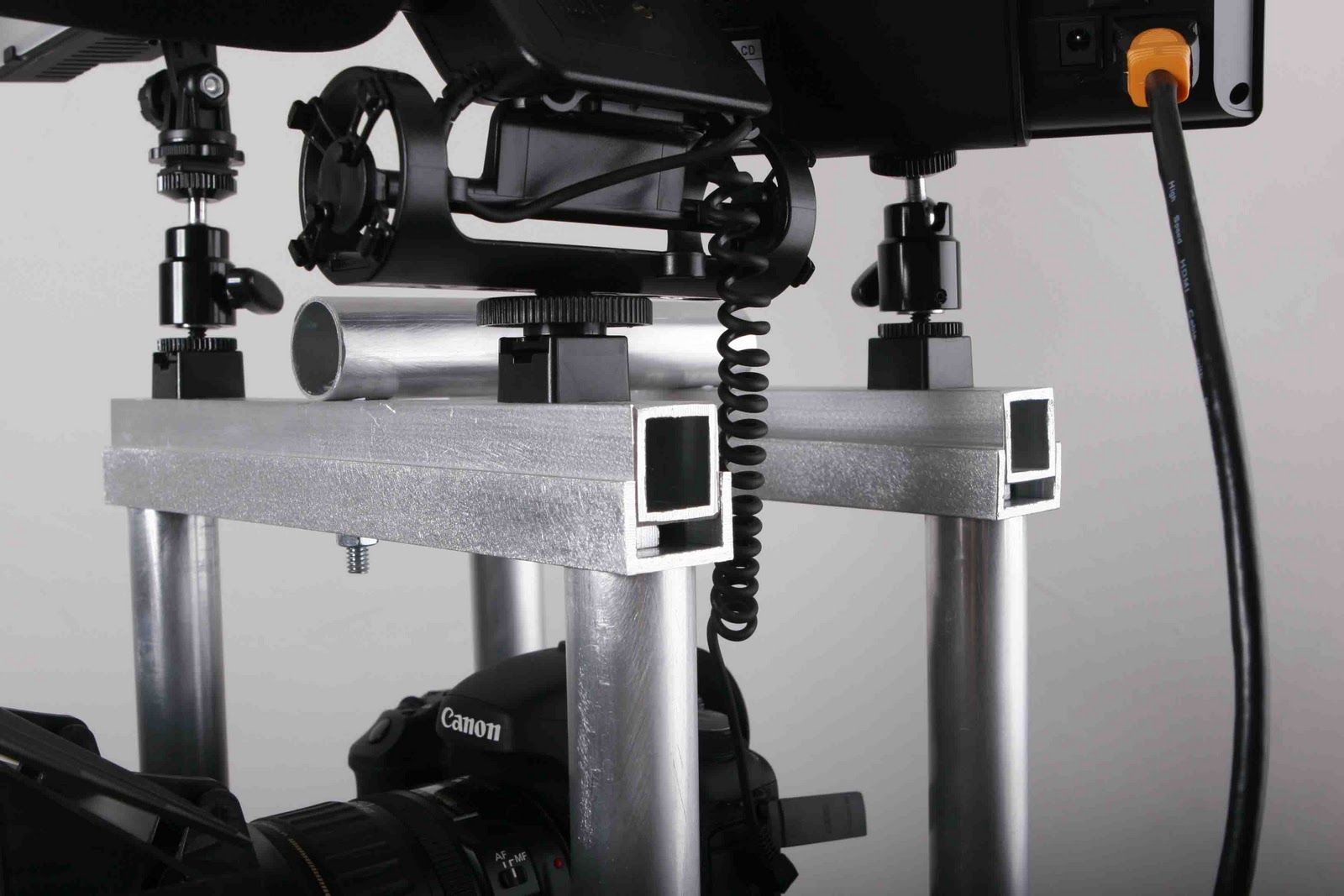 Photozblog.com: DIY DSLR Cage Rig