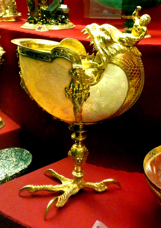 loveisspeed.......: Nautilus shells were popular items in the ...