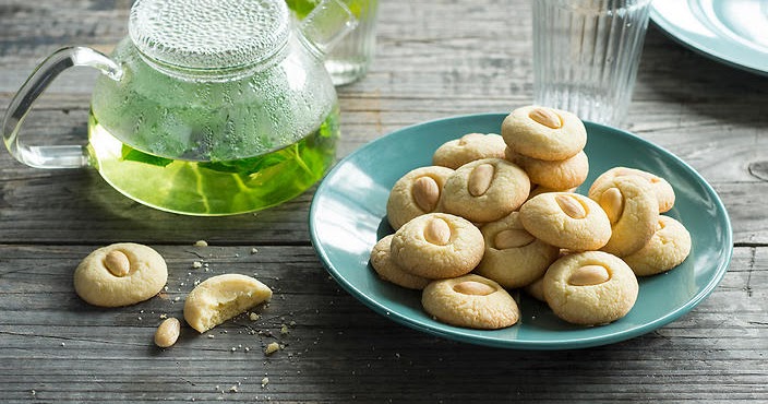 Lebanese butter cookies (ghraybeh) recipe | LEBANESE RECIPES