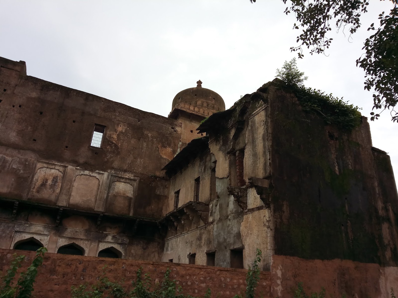 Mandla Ramnagar moti mahal (m.p.) india pics | मंडला रामनगर मोती महल