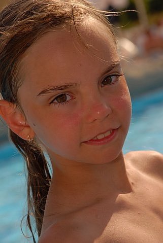 Averina Twins Fan Blog: How can I differentiate Dina and Arina?