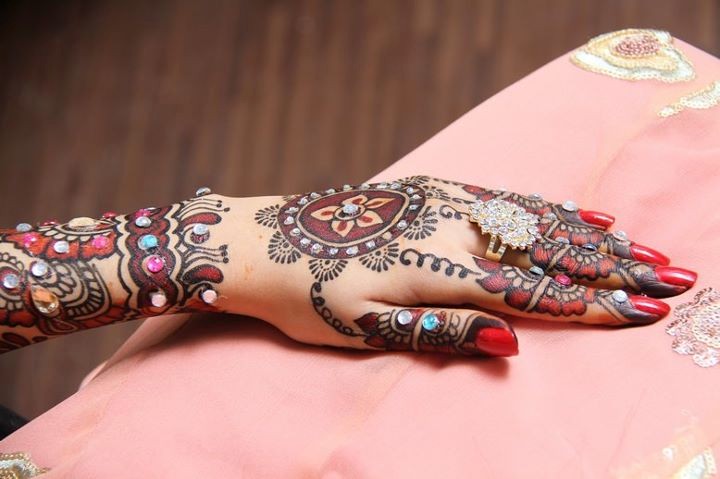 fashionistic-gurls: Colorful Mehndi Designs | Mehndi Designs With ...