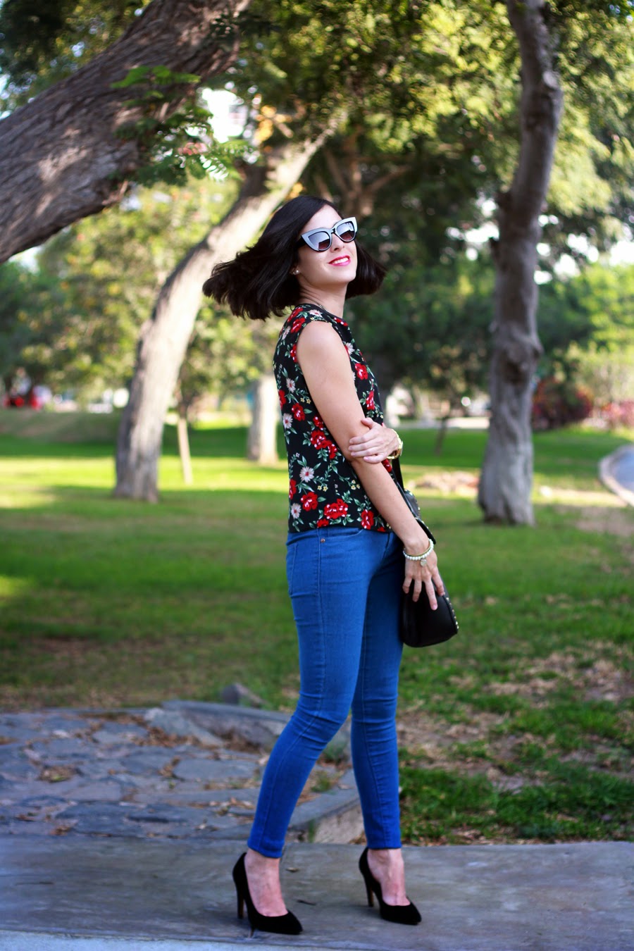 Simple & Chic - Fashion Frontier