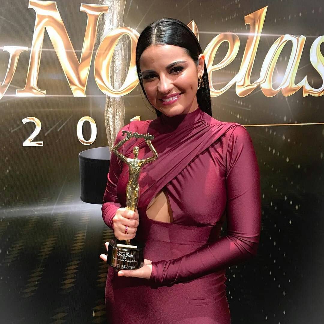 Maite Perroni além de brilhar em performance com Alexis y Fido leva o ...