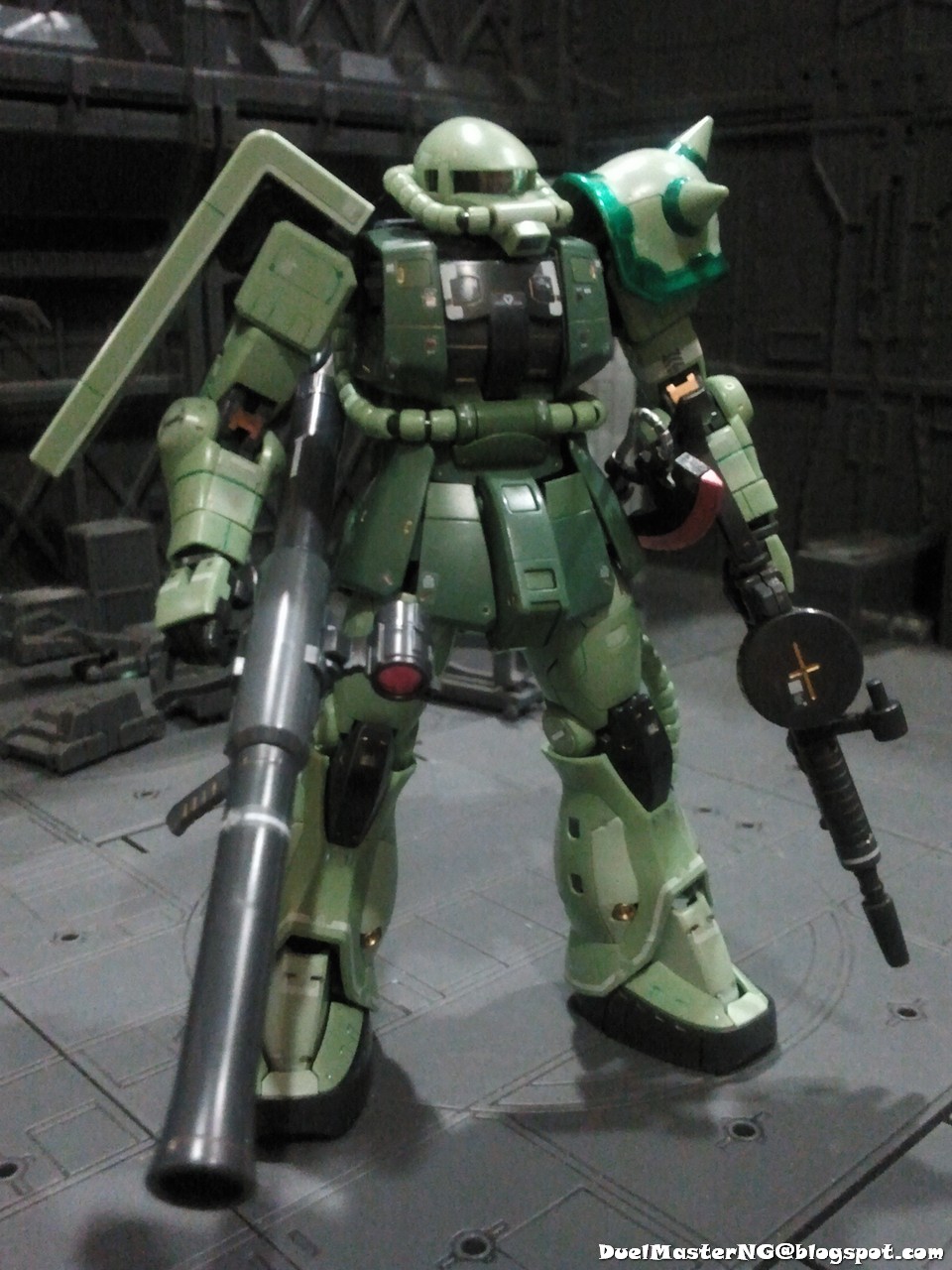 DuelMasterNG Gunpla: RG MS-06F Zaku II (Bandai)