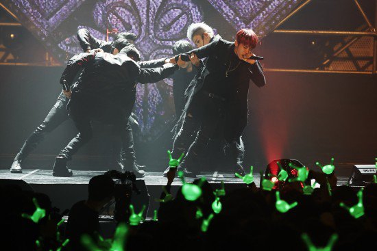 B.A.P regresa con su comeback show "Matrix" | Kpop Replay