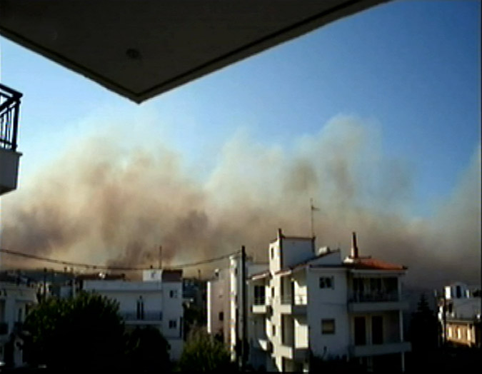 Ανεξελεγκτη η φωτια στη Νεαπολη Λακωνιας - Εκκενωνονται χωρια ~ kouvalaizer