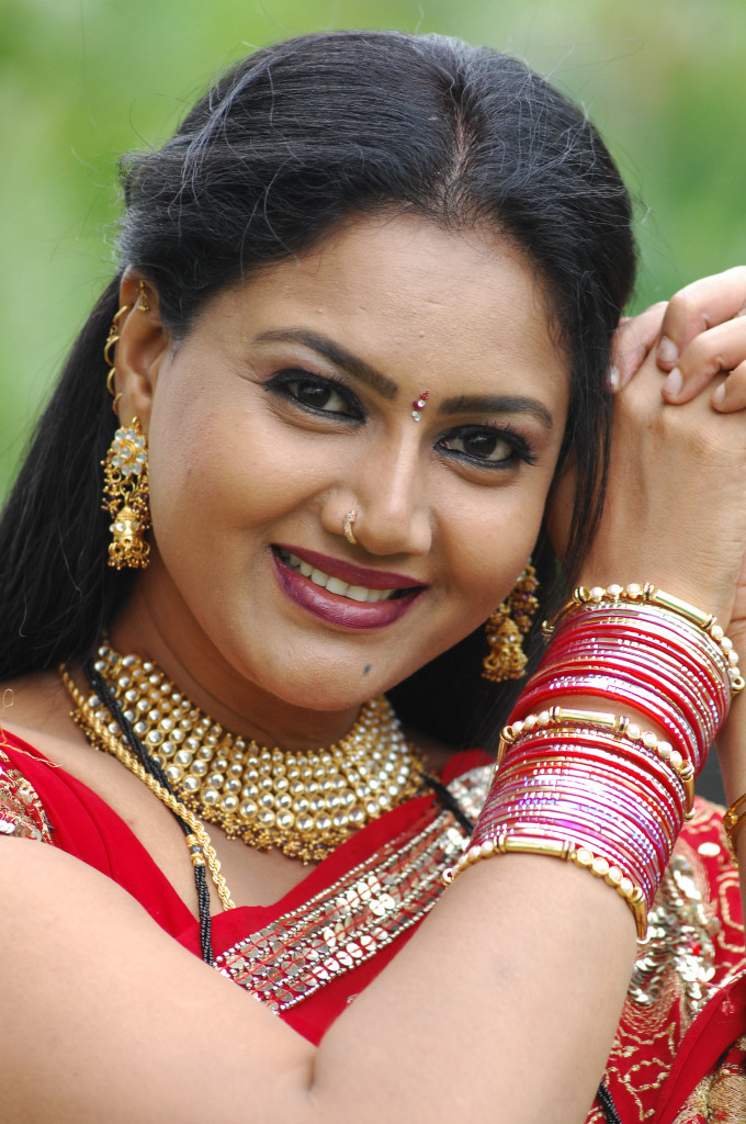 Raksha Latest Traditionsl Gallery : Exclusive - Tollywood Image Spotlite