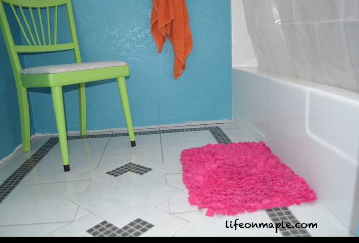 LifeOnMaple: DIY Fleece Area Rugs