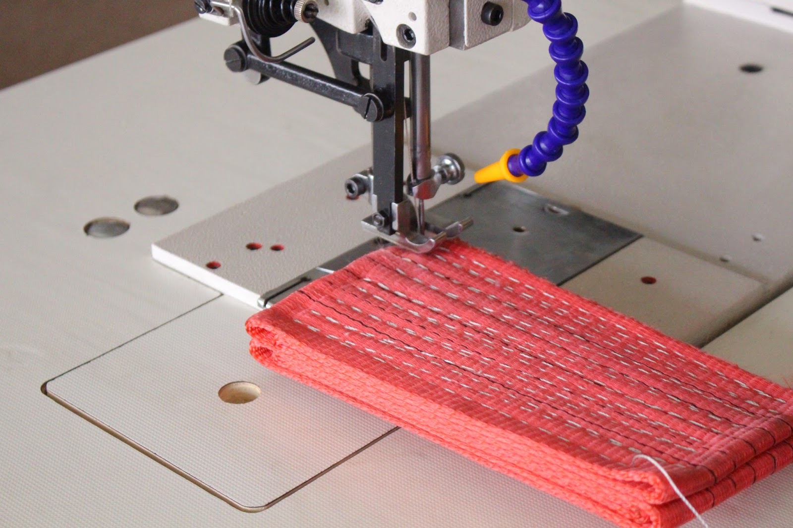 Heavy duty industrial sewing machines: 733 Super heavy duty lifting ...