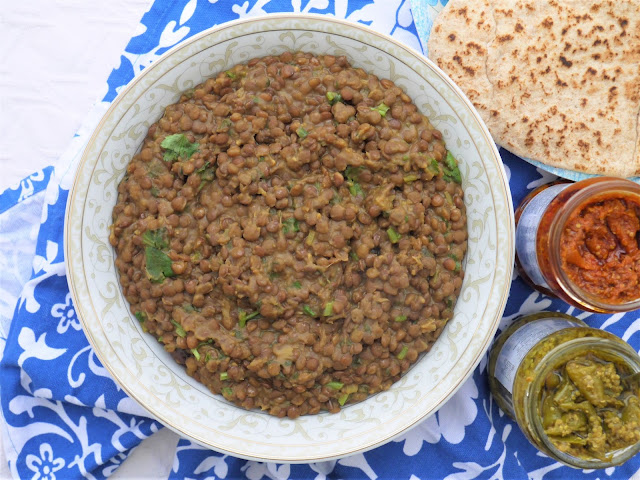 This Muslim Girl Bakes: Brown Daal.