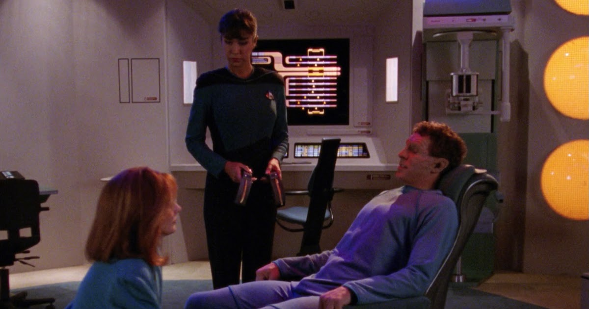 Doux Reviews: Star Trek The Next Generation: Transfigurations