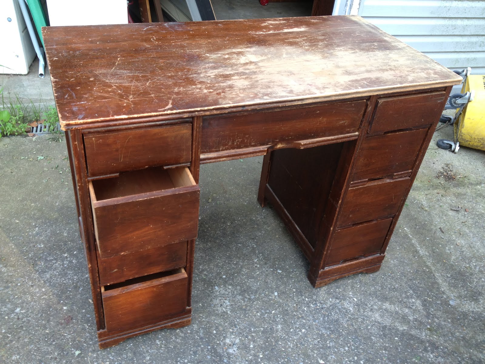 Carm's Creative Vision: Adventures in Refurnishing Old Furniture, Pt. 2