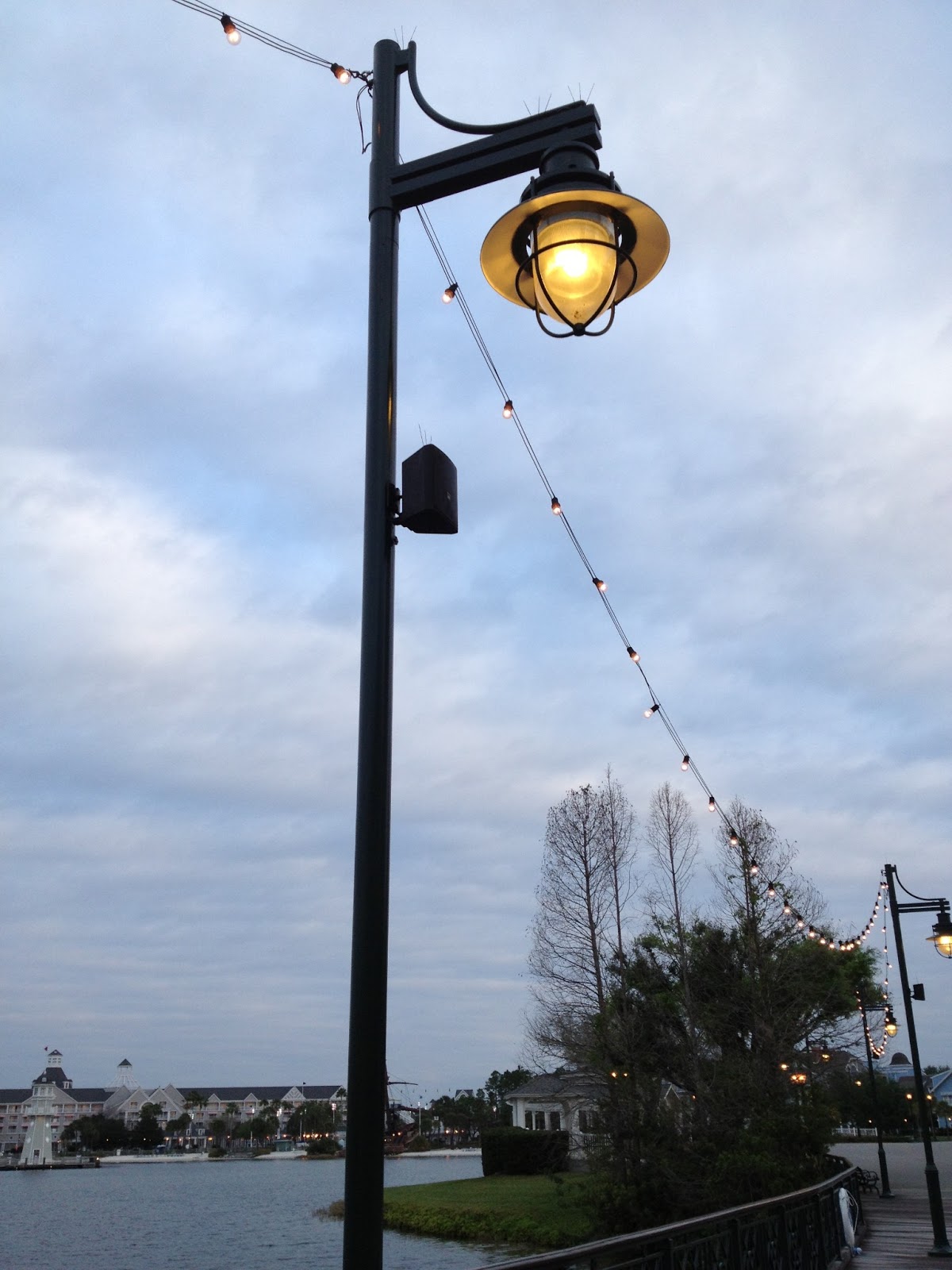 Plus the Magic: Attention to Detail: Lamp Posts