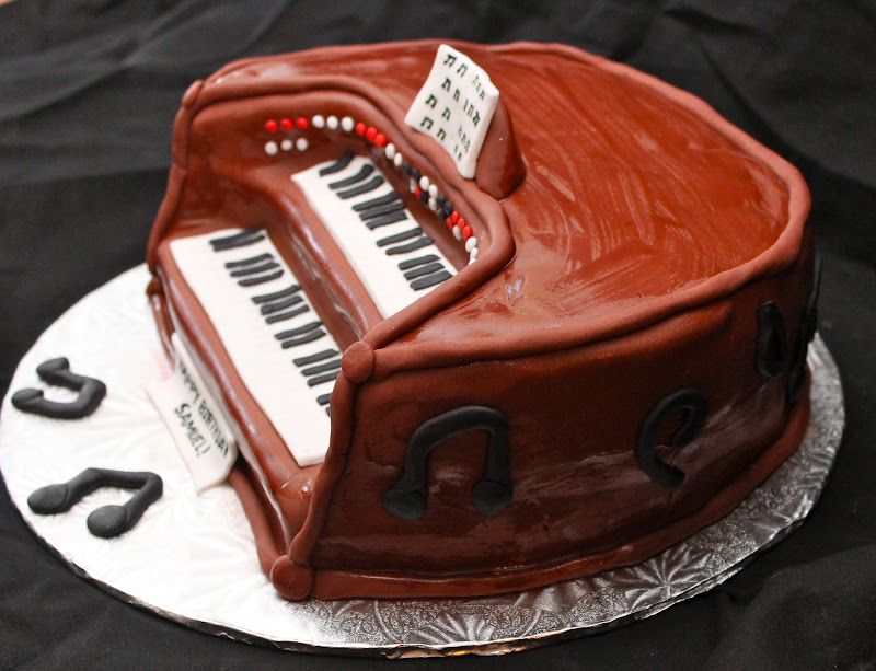 Love Dem Goodies: Organ Piano Cake