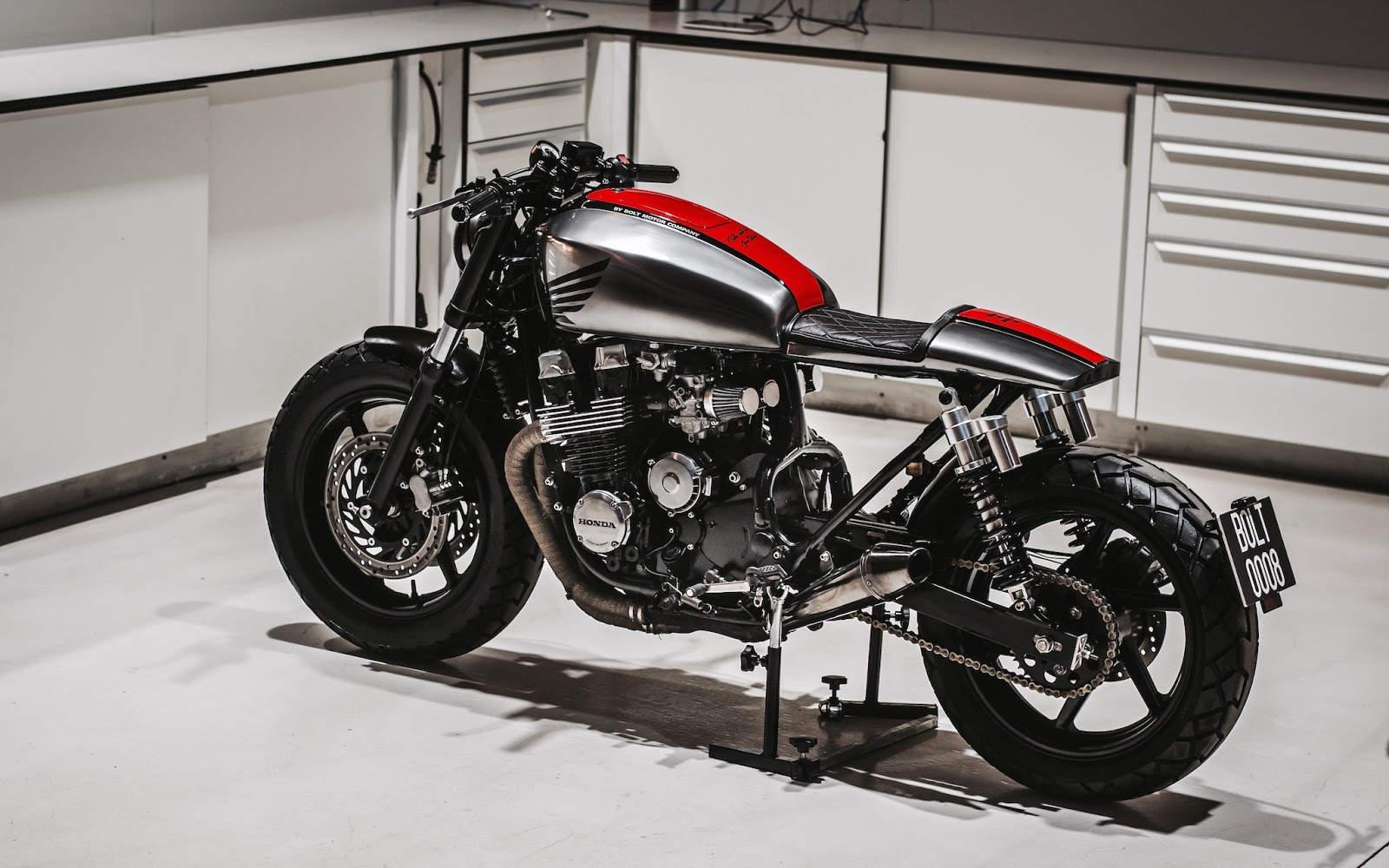 Bolt 750 - Inazuma café racer