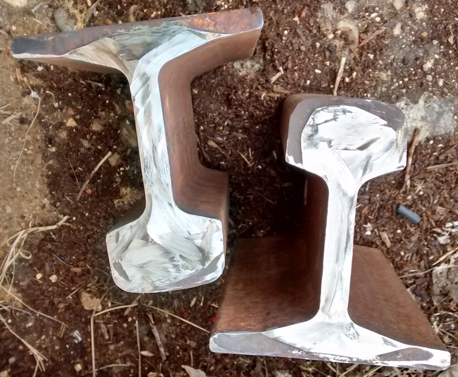 grinchou-blog: Enclume maison avec un "coupon" de rail