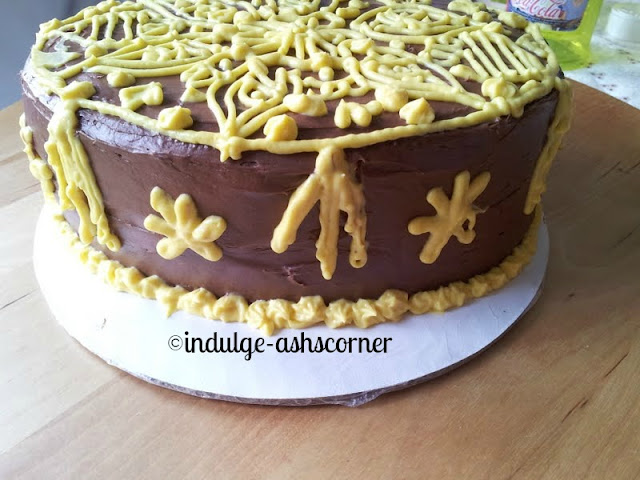 IndulgeAshscorner: Henna Art Cake