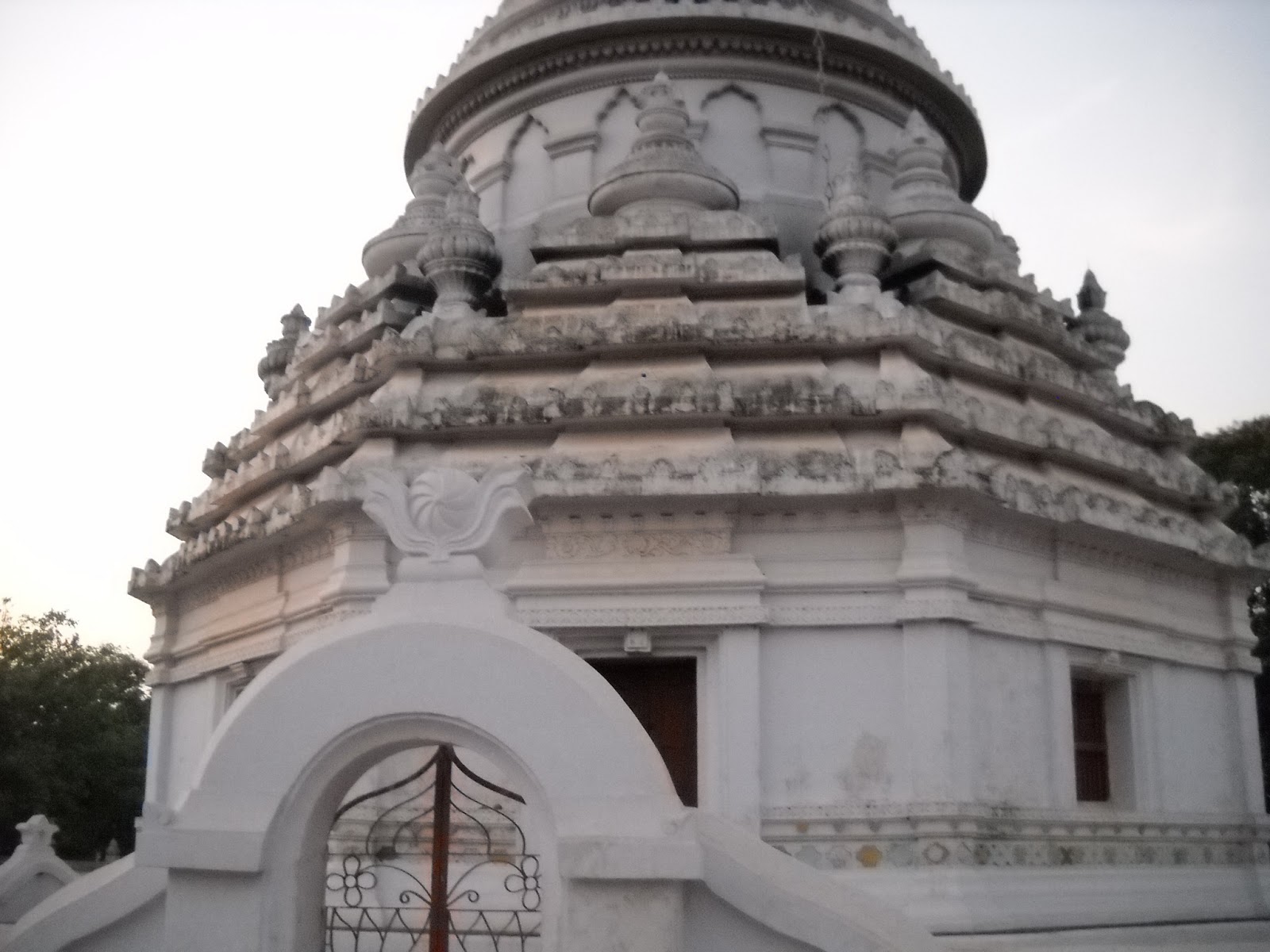 PRABHUKRIPA-Non-Dualistic-Brahmabad: Joranda Gadi Mandir_Snaps