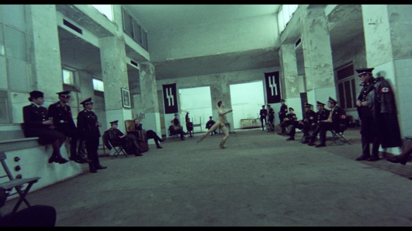 Happyotter: THE NIGHT PORTER (1974)