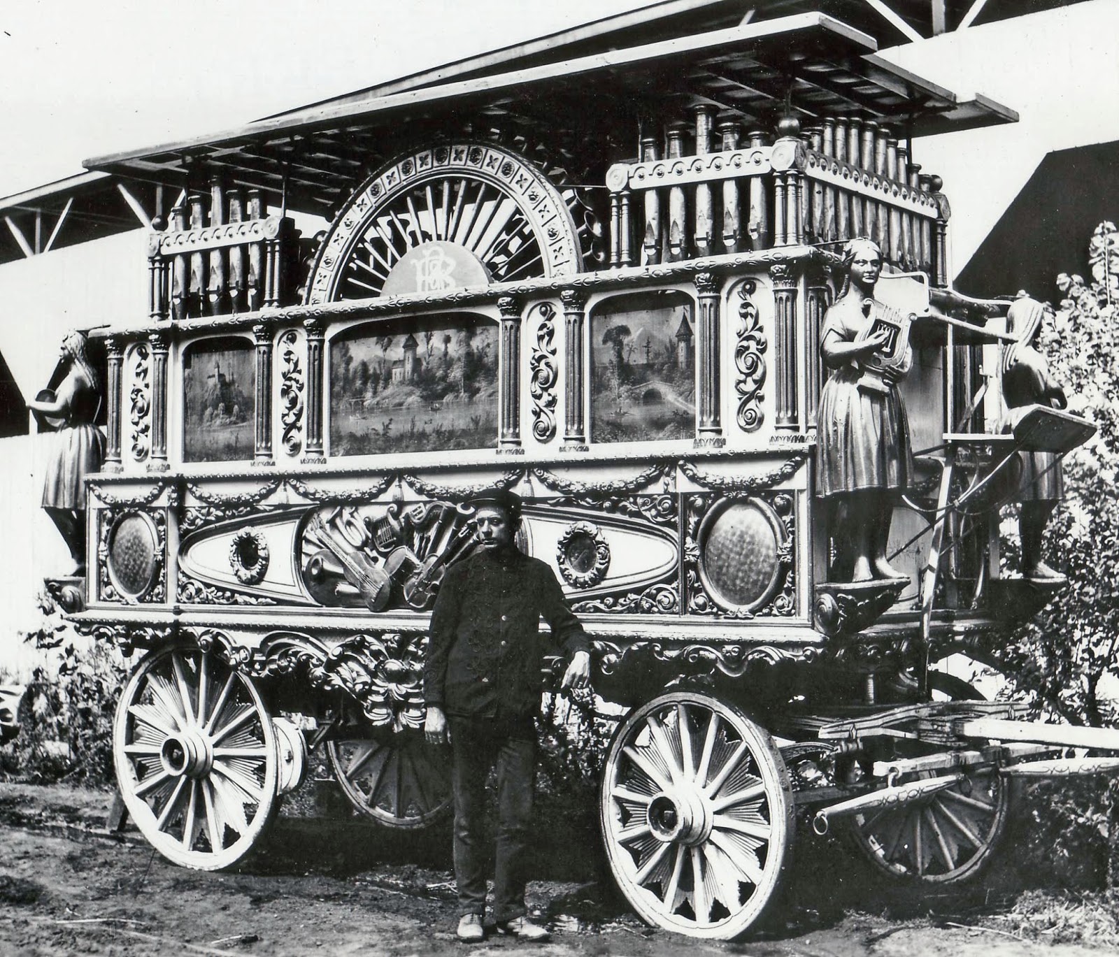 Buckles Blog: #5 Parade Wagons