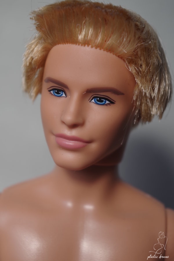 Plastic Dreams Dolls :: Barbie et miniatures: Beach Ken Doll