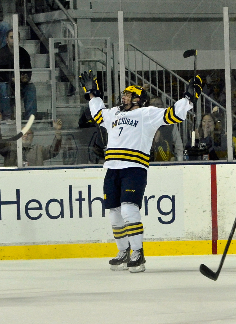The Blog That Yost Built: Michigan Gets the Split - Michigan 7, RIT 2