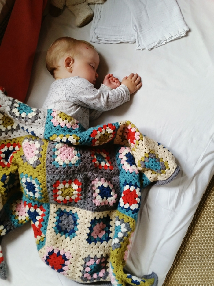 Curious and Catcat: Ein Holzrahmen für's Kinderbett | DIY